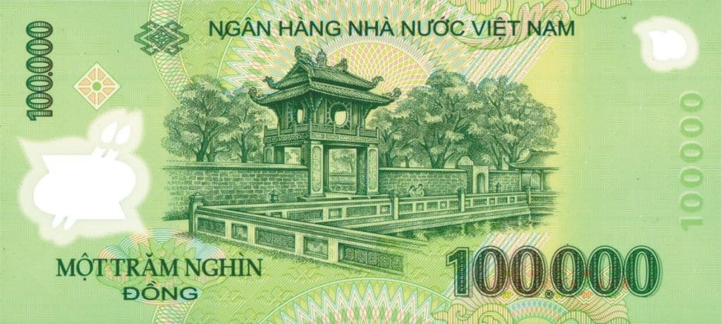 How to pay for things in Vietnam - tips for travelers